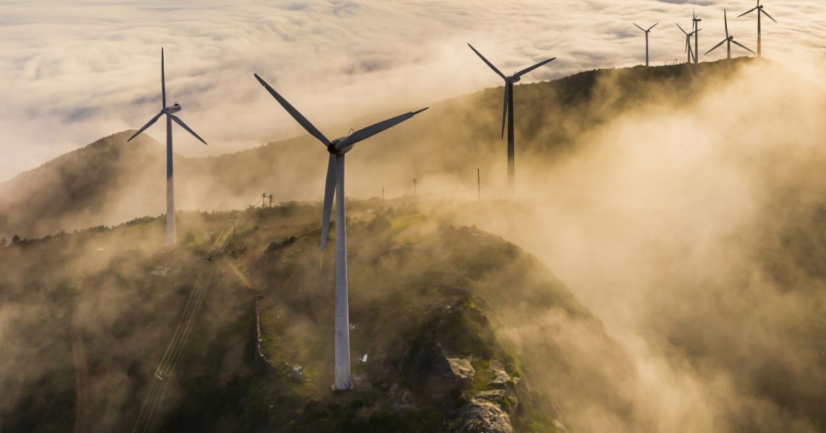 Implementation Guide for traditional and clean energy investing | J.P. Morgan Private Bank EMEA